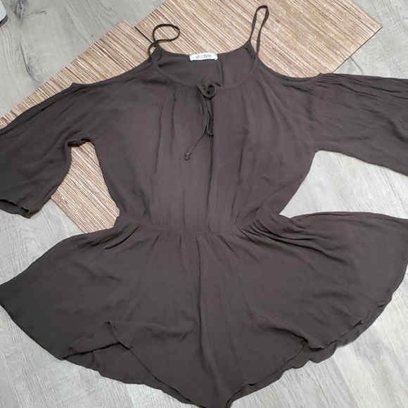 Pants & Jumpsuits | Womens Boho Chic Romper With Sleeves Size Medium ...